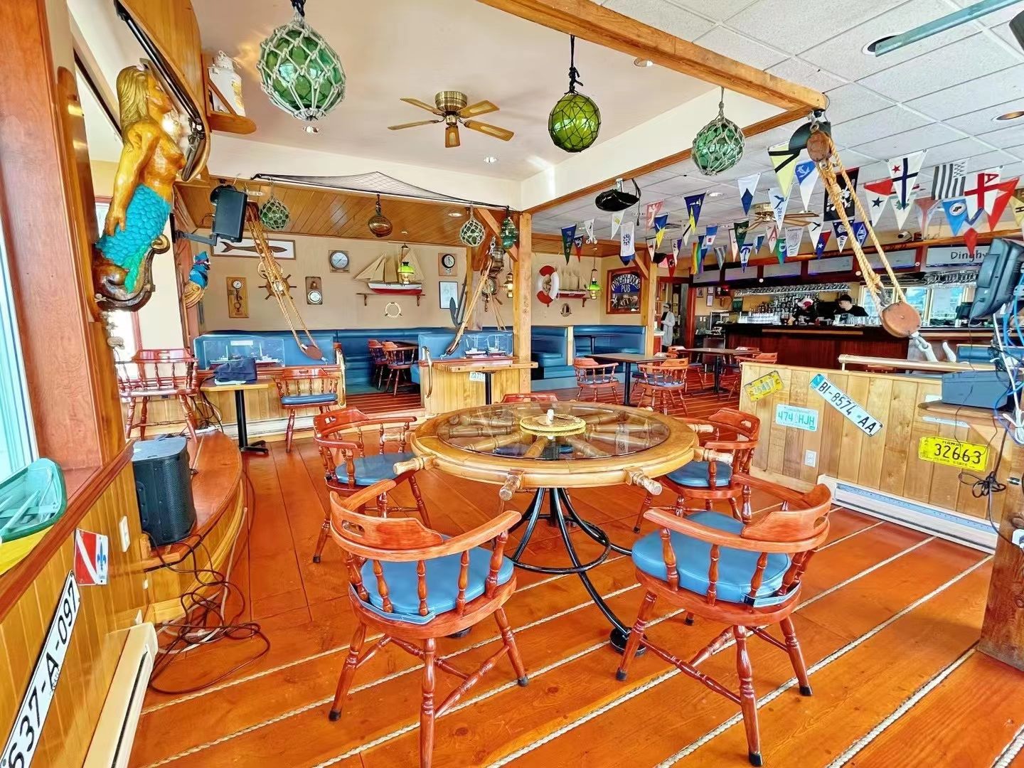 Pubs Ahoy! - Pacific Yachting