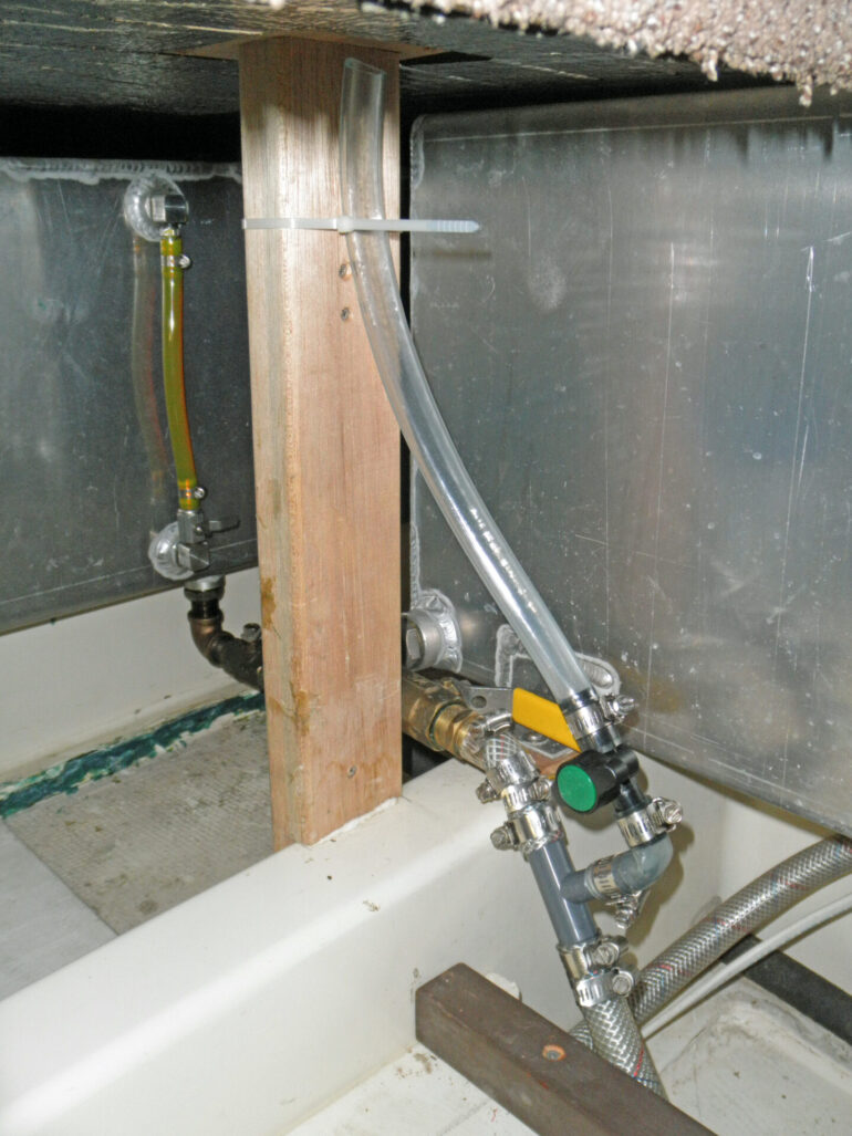 A Simple Level Gauge for Water Tanks - Pacific Yachting